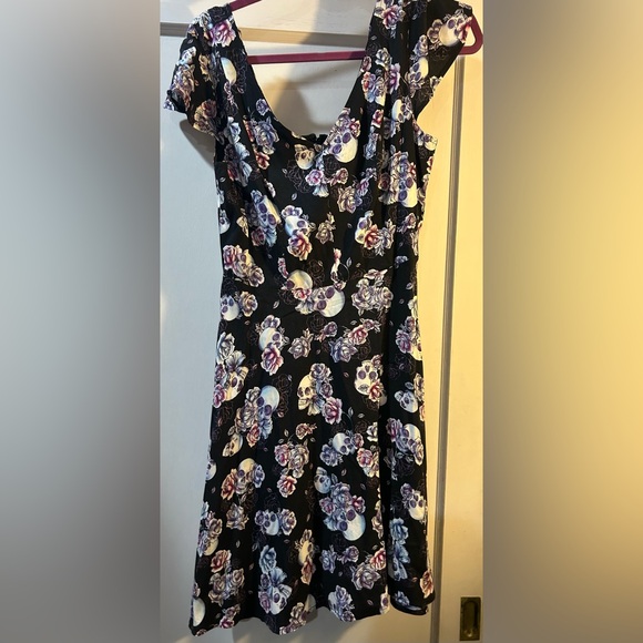 Hot Topic | Dresses | Hot Topic Black And Purple Skull Floral Midi ...